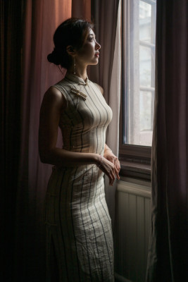 Young lady from Shanghai by Songlin Xu