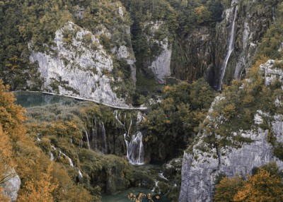 Veil of Autumn Waters by Wei Yu