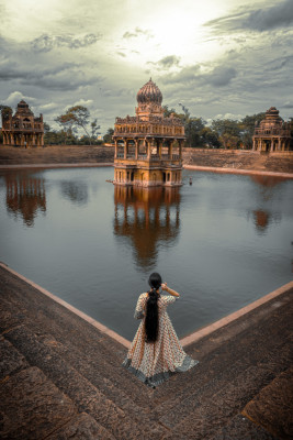 Santhebennur Pushkarini by Manoj Kulkarni