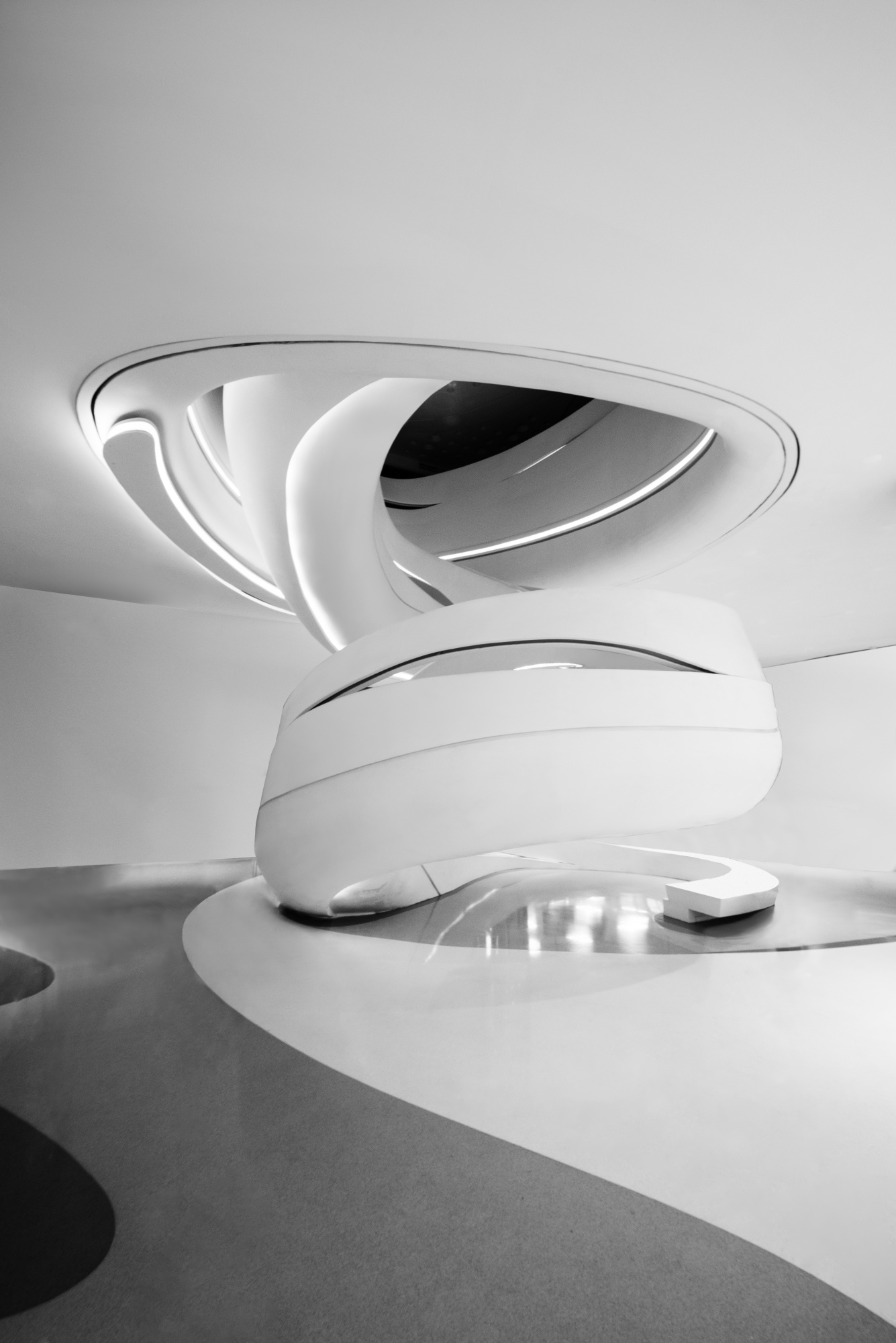 Flowing curve（Zaha Hadid Design） by konglingming