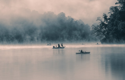 Busy lake by Hannah Zhang