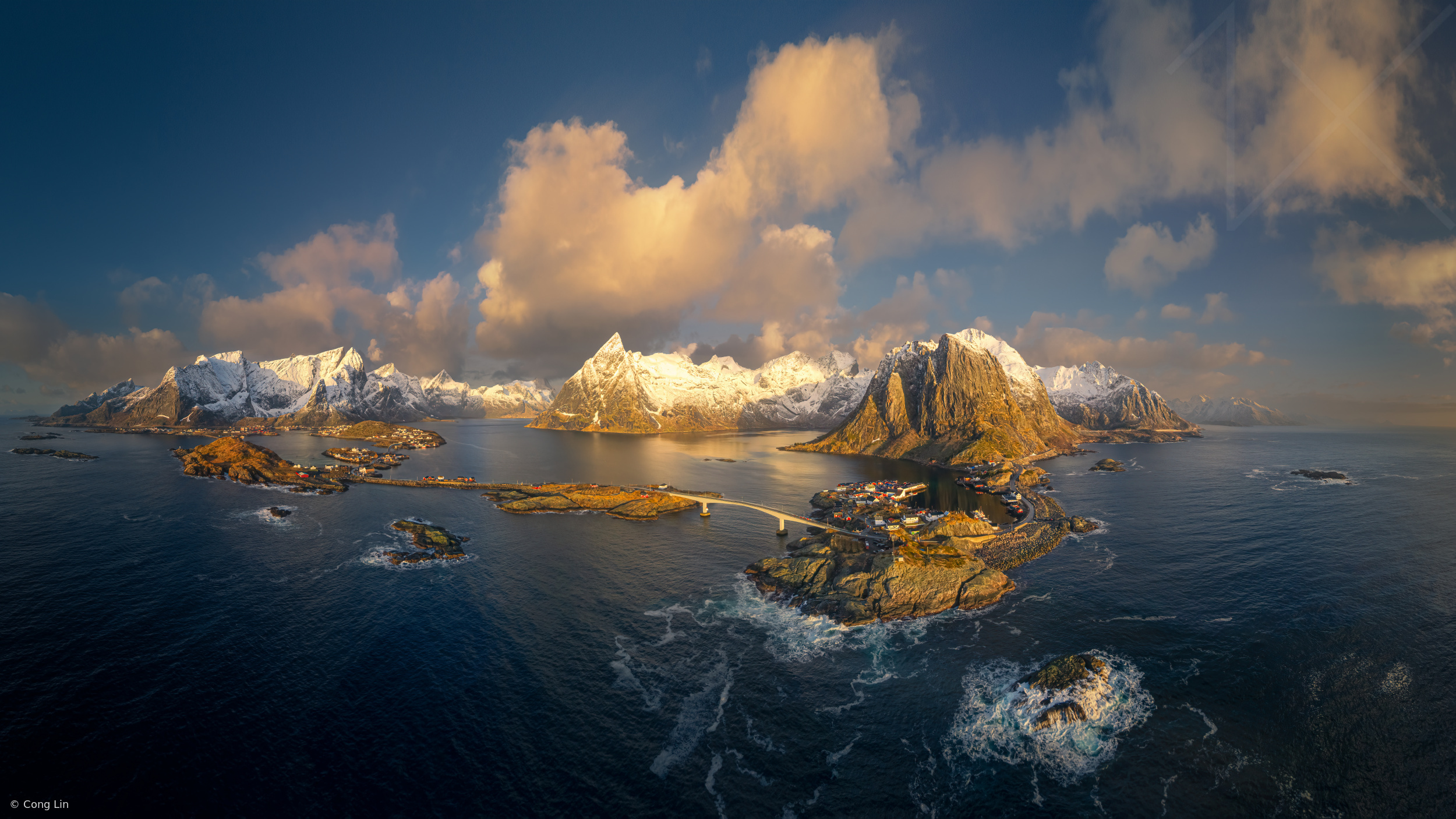 Hamnoy Loften by Cong Lin