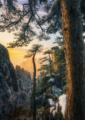 Yellow Mountain sunset by Yuan Cui
