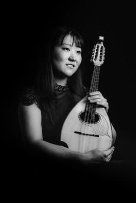 Female mandolin player by Eiji Yamamoto