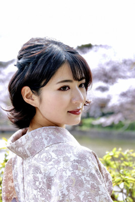 Cherry Blossom Viewing in Kimono by Ken-ichi Mafune