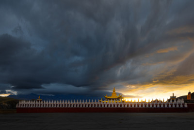 Muya Golden Pagoda in the Early Morning by Simoon