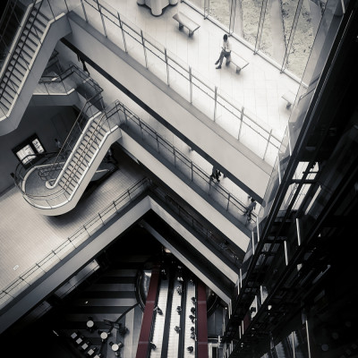 The labyrinth of the stairs by 大山 儀高