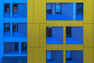 Asymmetrical windows by Jois Domont ( J.L.G.)