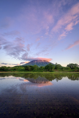 Ezo Fuji at dusk by yuusei nagahata