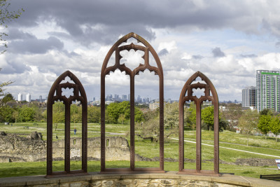 Lesnes & London by Jolyon Vincent