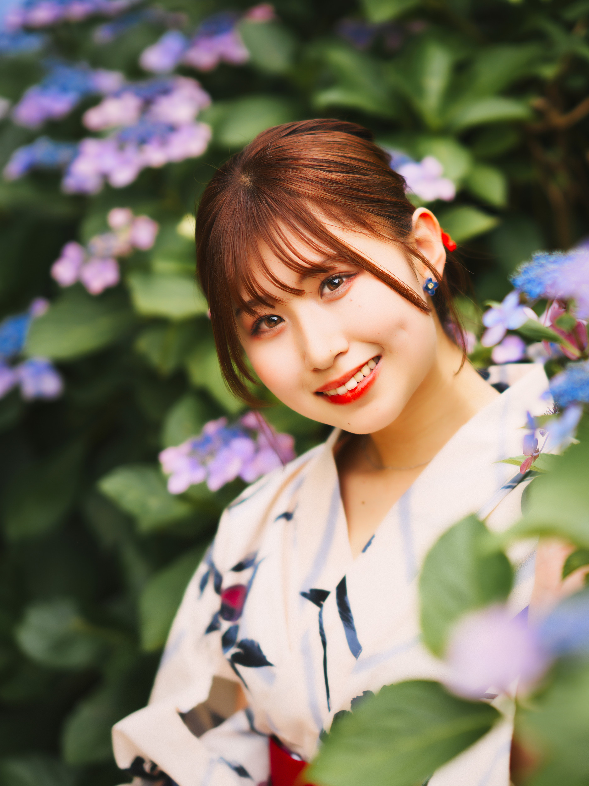 'Yukata' & Hydrangea (Scene3) by HITOSHI YAMADA