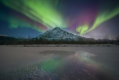 Migic light in middle night by Leah Xu