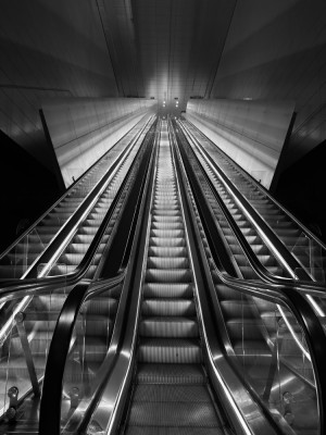 The escalator by Marc Lentz