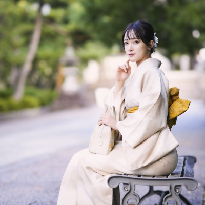 Dignified Girl by HITOSHI YAMADA