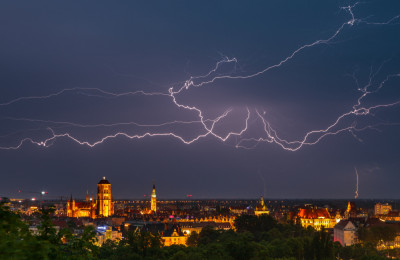 Anvil Crawler by Tomasz Wozniak