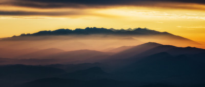 Mountains in the morning light... by Miroslav Konfál
